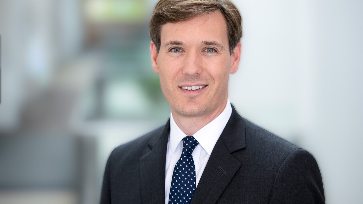 Meet our leading financial experts